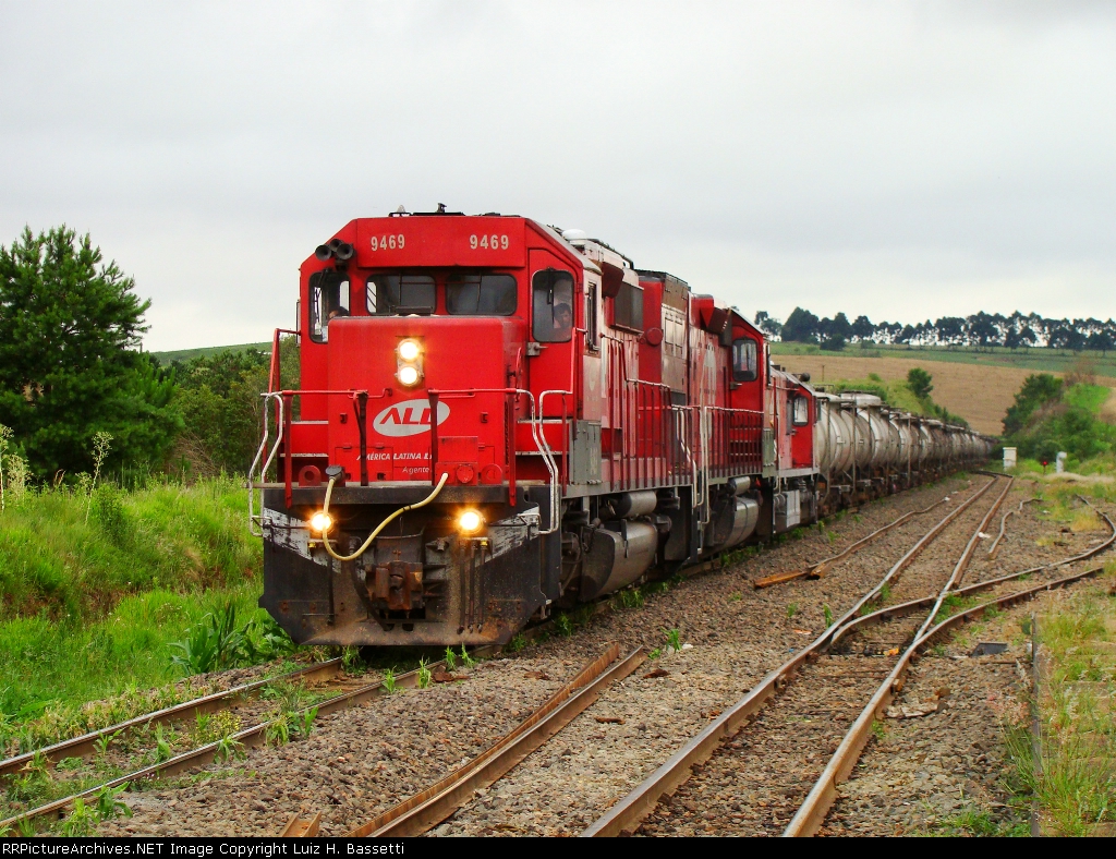 SD40-2 9469